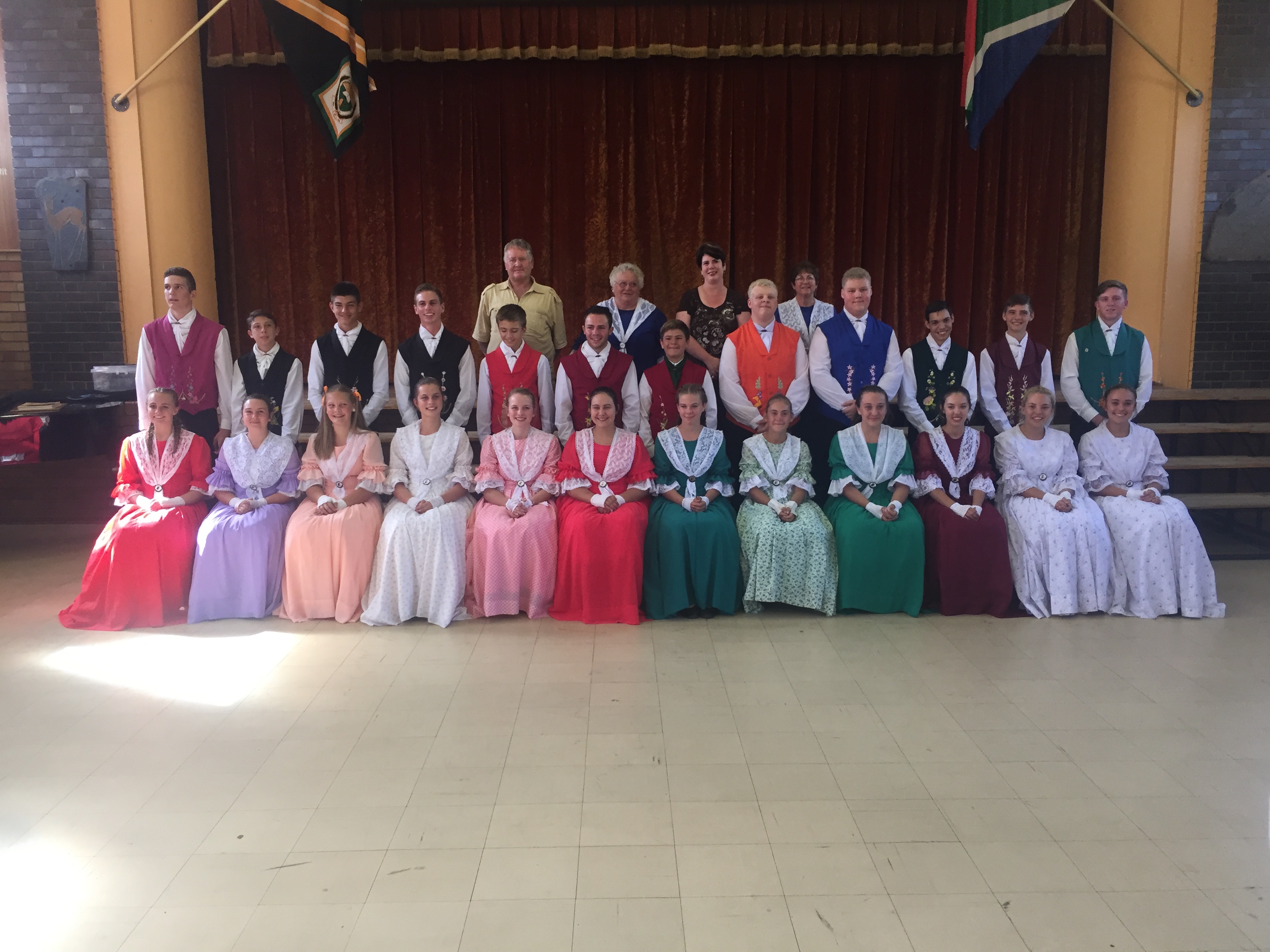 Foto van 2020 Junior Toergroep – Die Afrikaanse Volksang- en Volkspele ...